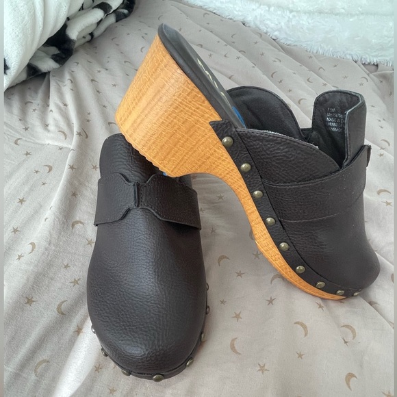 MIA | Shoes | New Mia Jennifer Clog Brown Size 7585 | Poshmark